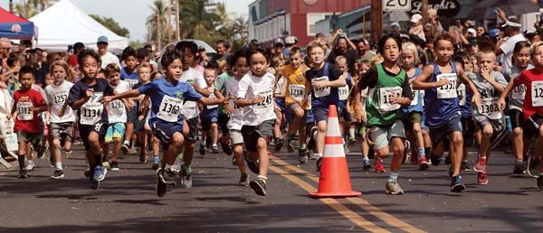Runners take to Front Street for annual Mile race | News, Sports, Jobs ...